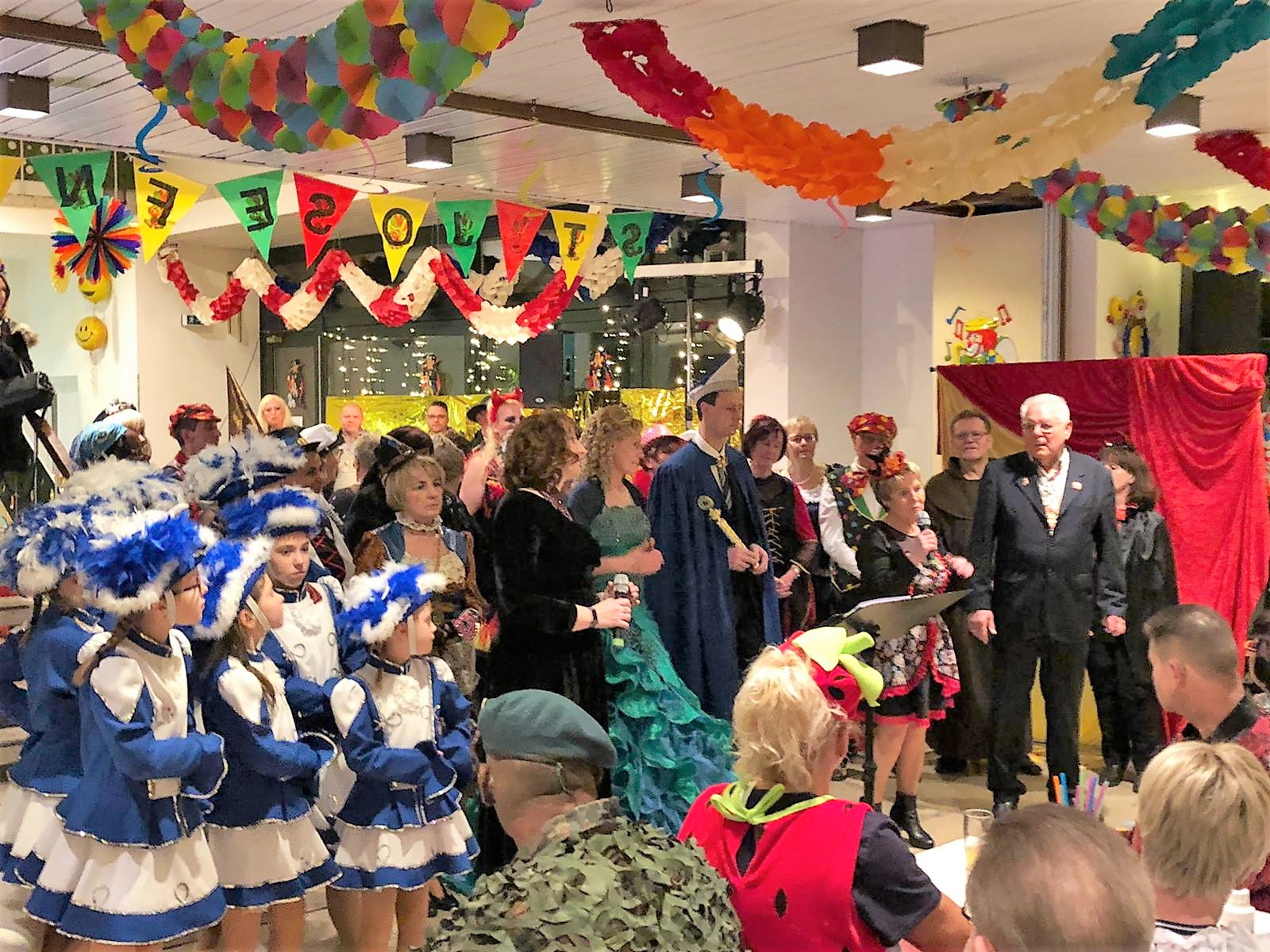 Gemeindekarneval mit Helau und Alaaf